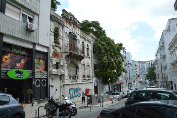 16 Incredible Art Galleries in Lisbon (Full Guide)
