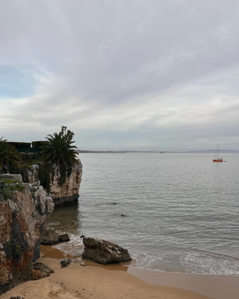 12 Best Beaches in Lisbon (Tourism Guide)
