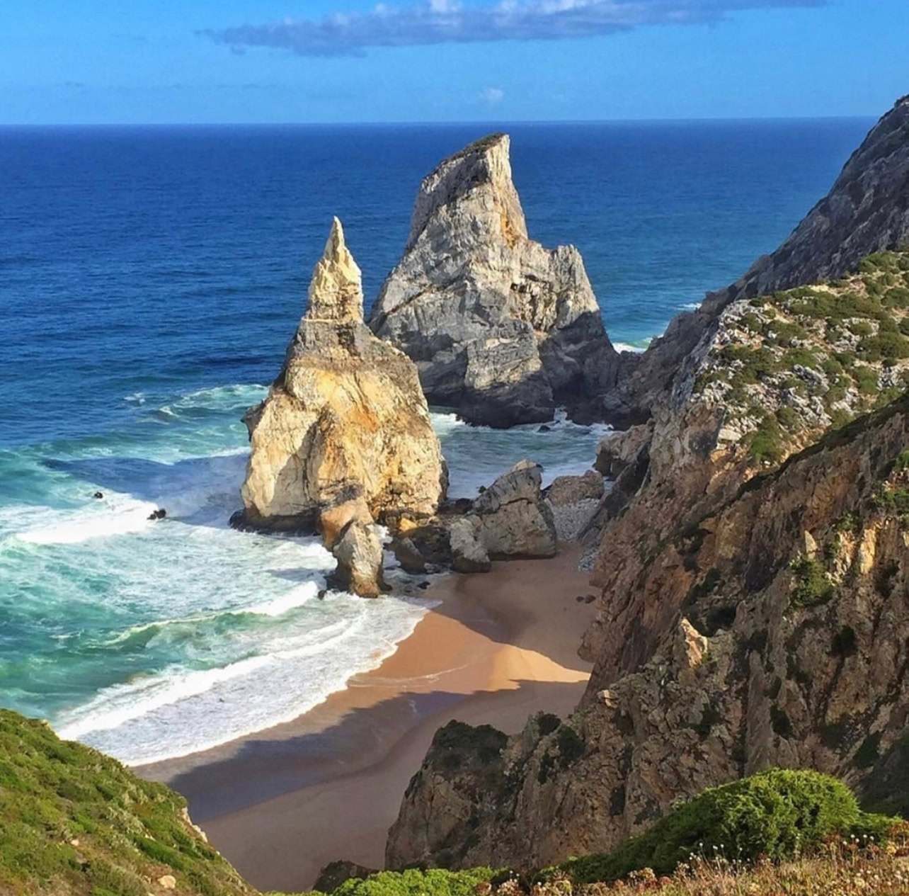 12 Best Beaches in Lisbon (Tourism Guide)