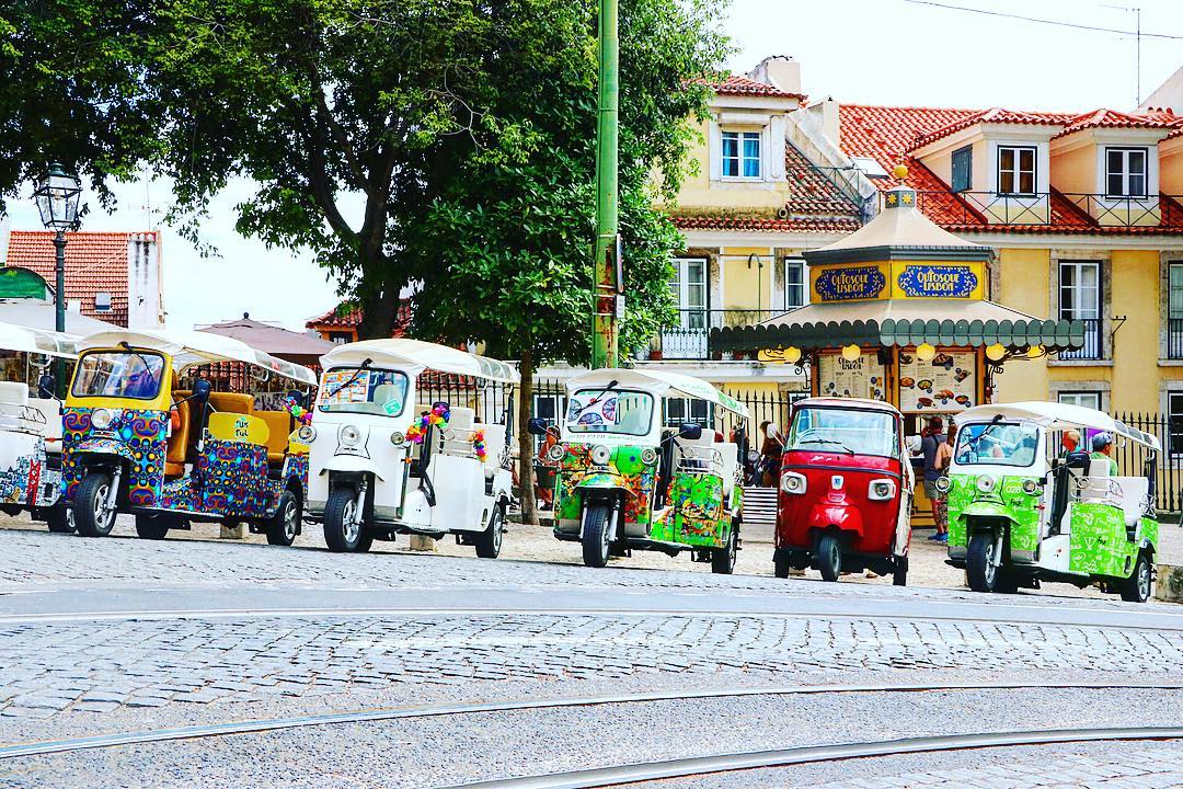 Lisbon to Obidos Via Train, Bus, or Car in 2025